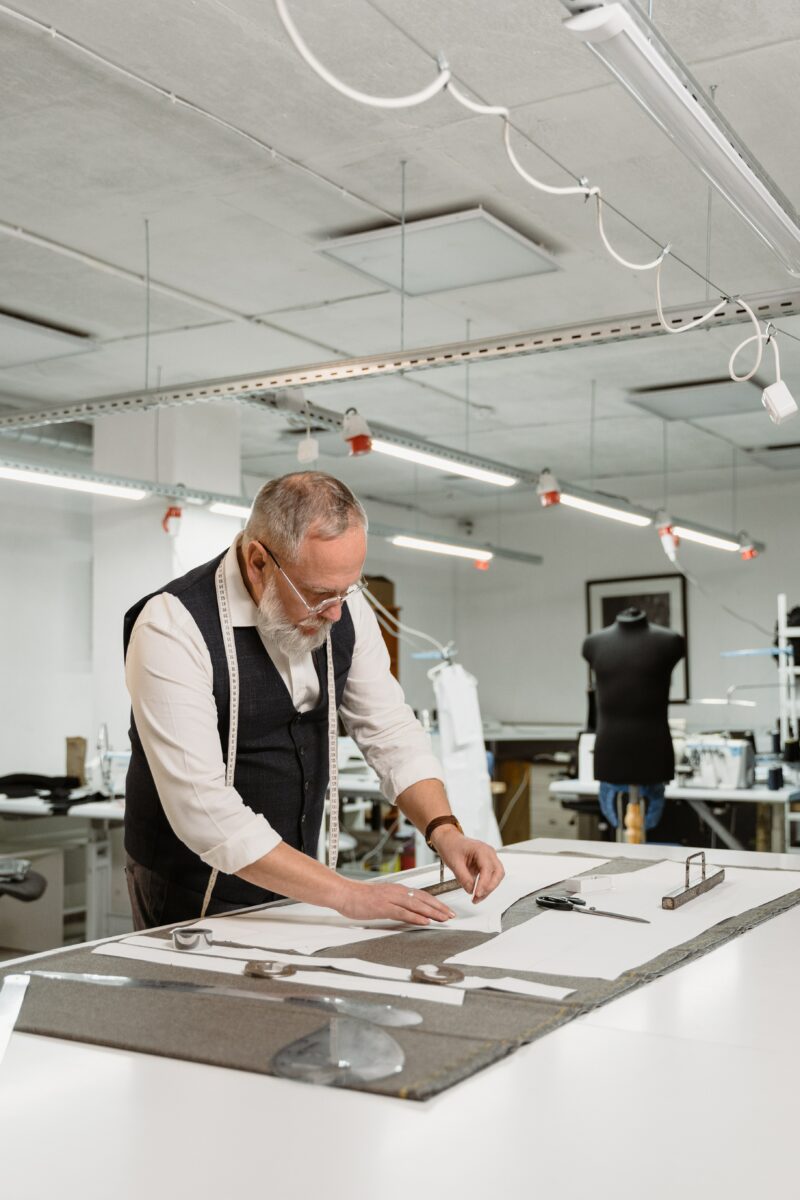 Le Quotidien d’un Modéliste de Mode : Entre Créativité et Technique ...